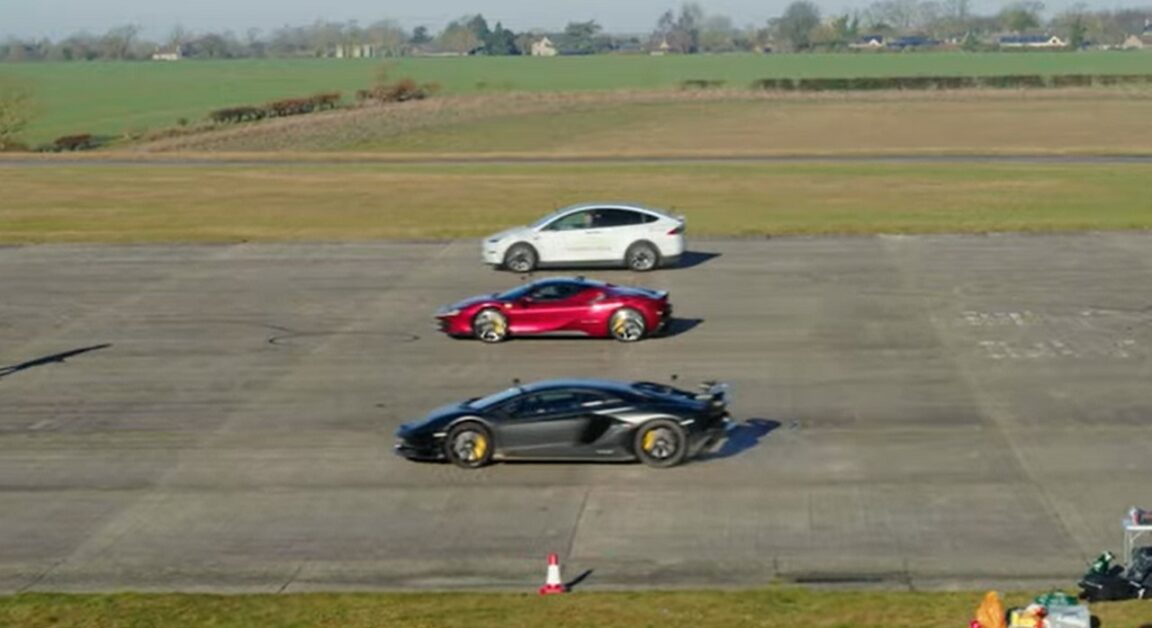 Tesla Model X Plaid vs Ferrari SF90 vs Lamborghini SVJ: drag race ...