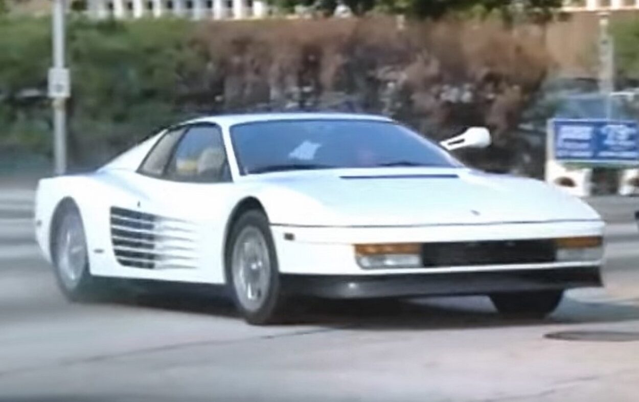 La Ferrari Testarossa di Miami Vice: un mito del cinema - NotizieAuto.it