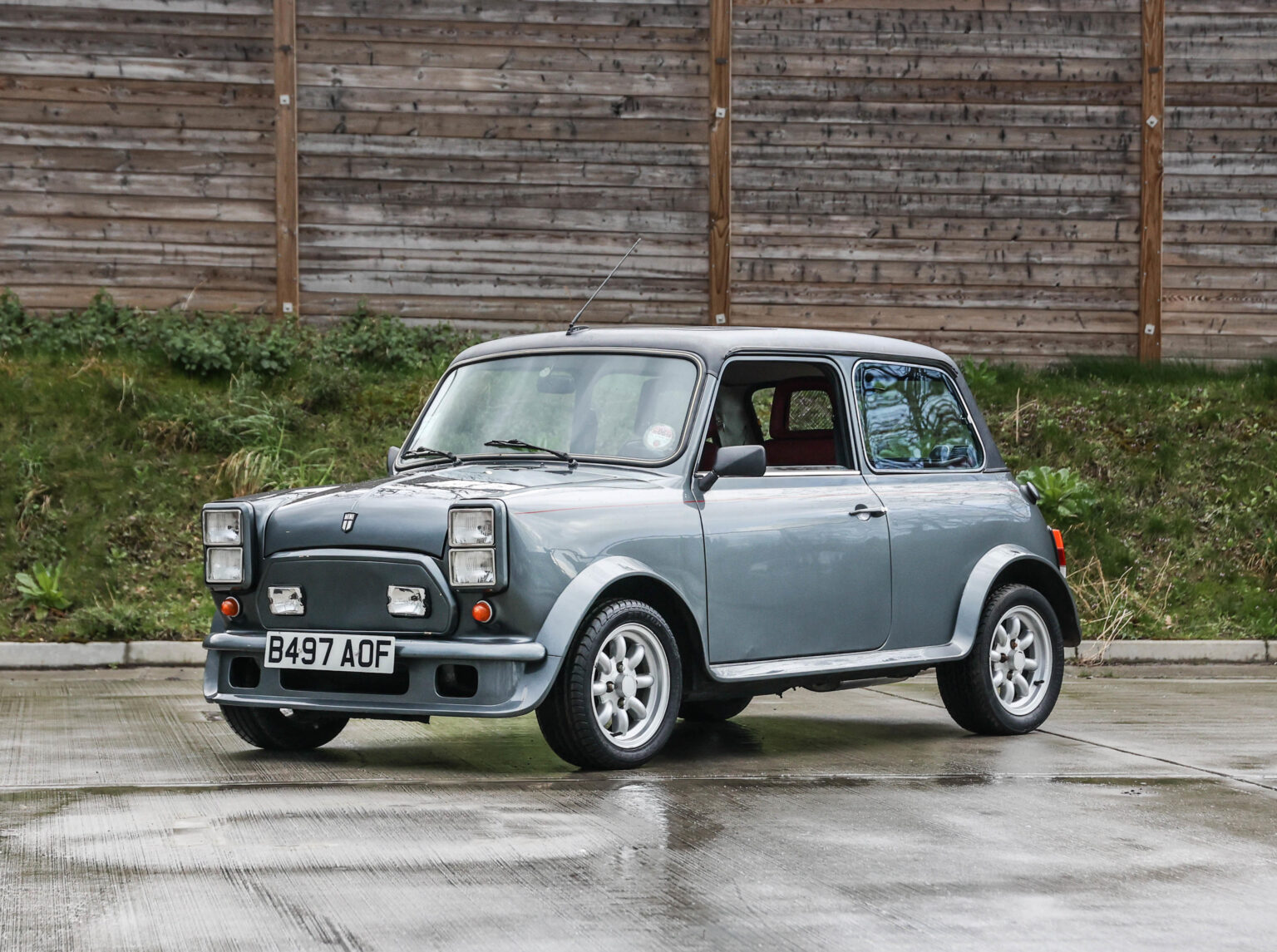 Una Mini unica, con lussi da Aston Martin, in vendita - NotizieAuto.it