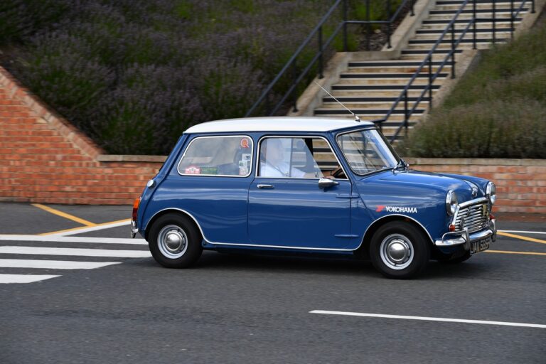 Una Mini unica, con lussi da Aston Martin, in vendita - NotizieAuto.it