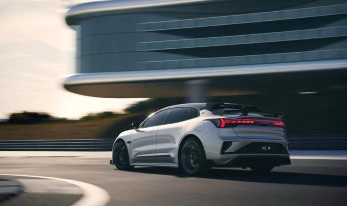 Zeekr 001 FR: debutta la sportiva cinese realizzata con Kimi Raikkonen ...