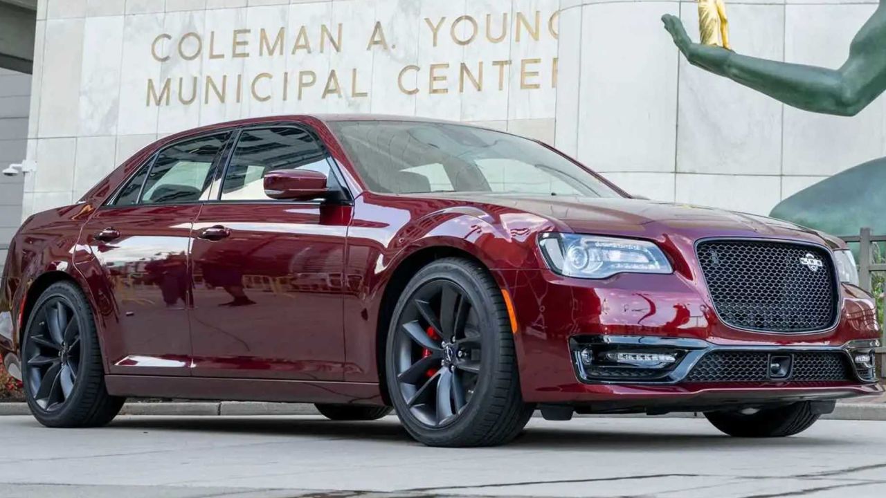 Il 2023 è l'anno conclusivo per la produzione della Chrysler 300 ...