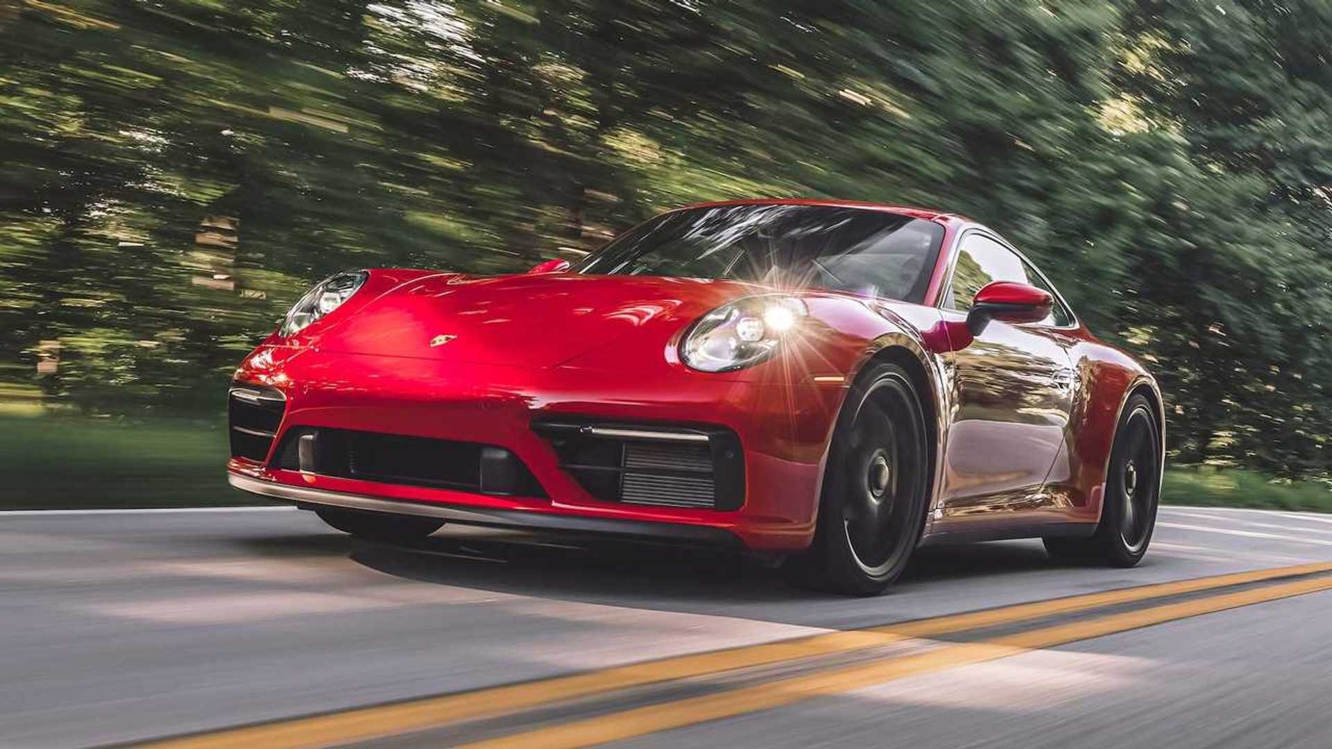 Porsche 911: in estate debutterà la versione ibrida - NotizieAuto.it